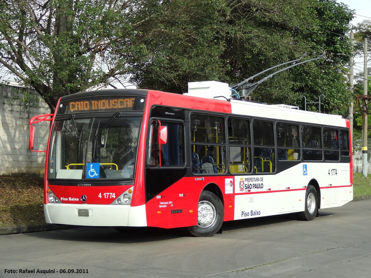 Fotos do novo trólebus do Consórcio Leste 4