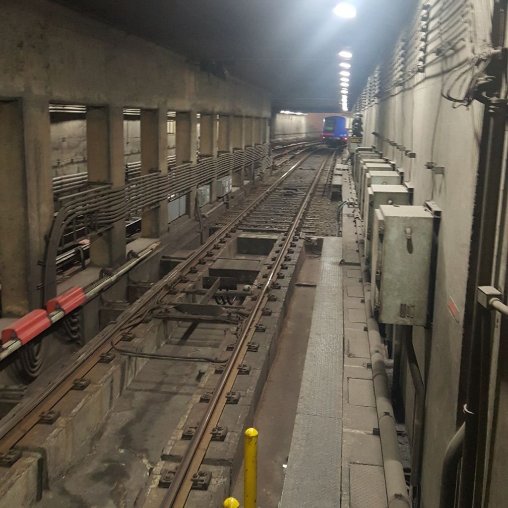 Metrô aposenta o último trem da frota A