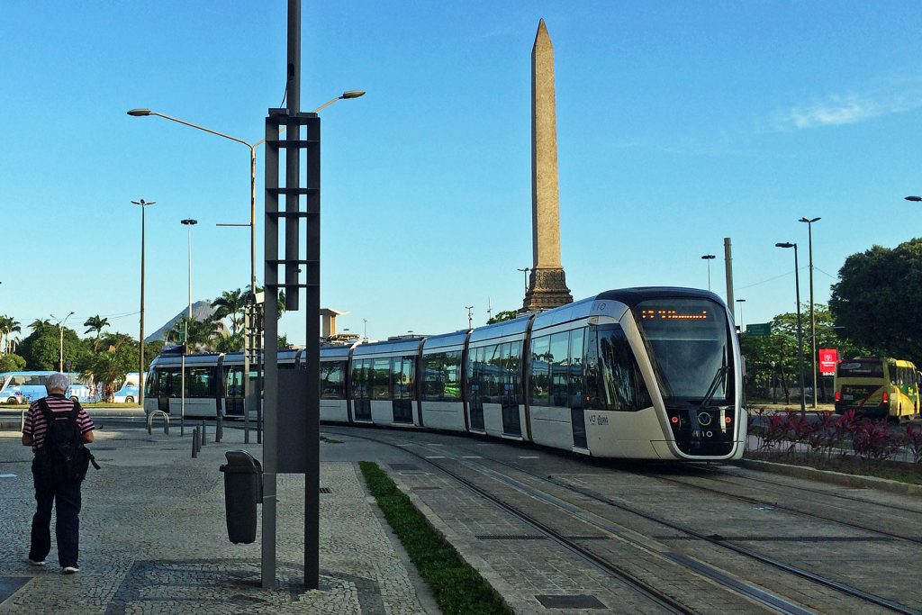 Como funciona a integração do VLT do Rio com os ônibus?