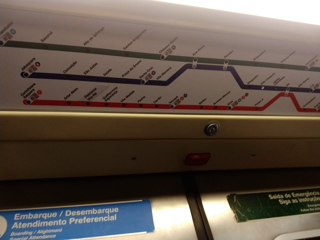 Metrô de São Paulo começa a trocar mapas dinâmicos dos trens