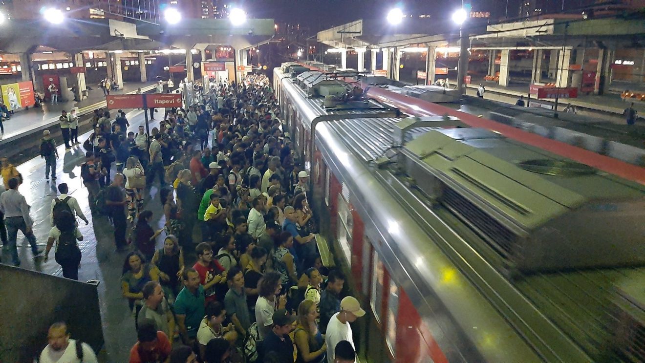 Linha 8-Diamante da CPTM volta a operar normalmente após falha nesta ...