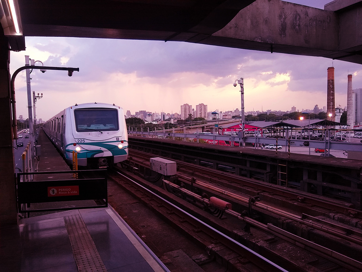 Linha 1-Azul do Metrô volta a operar normalmente após quase 2 horas de ...