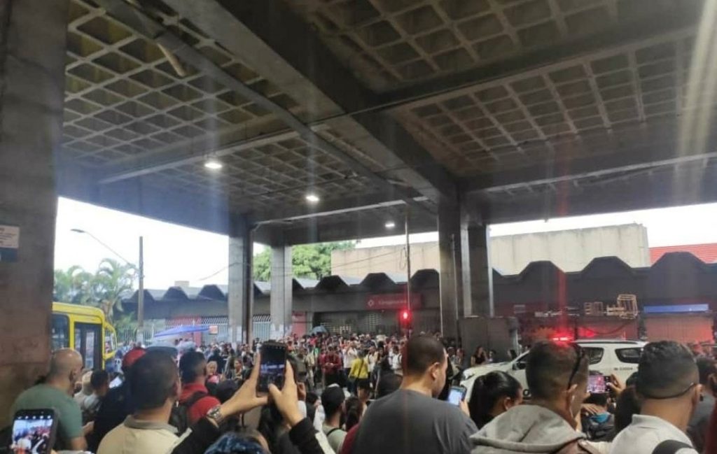 Linha 8 Diamante da CPTM volta a operar após 5 horas de interdições