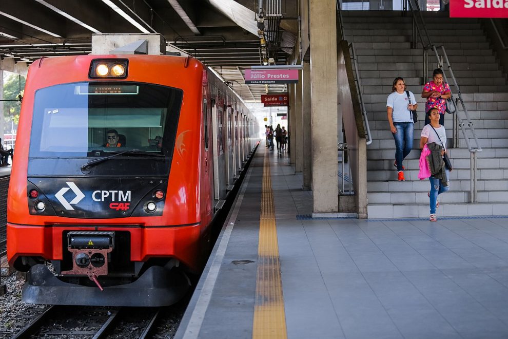 Linha 8-Diamante da CPTM tem trecho paralisado nesta terça-feira (8)
