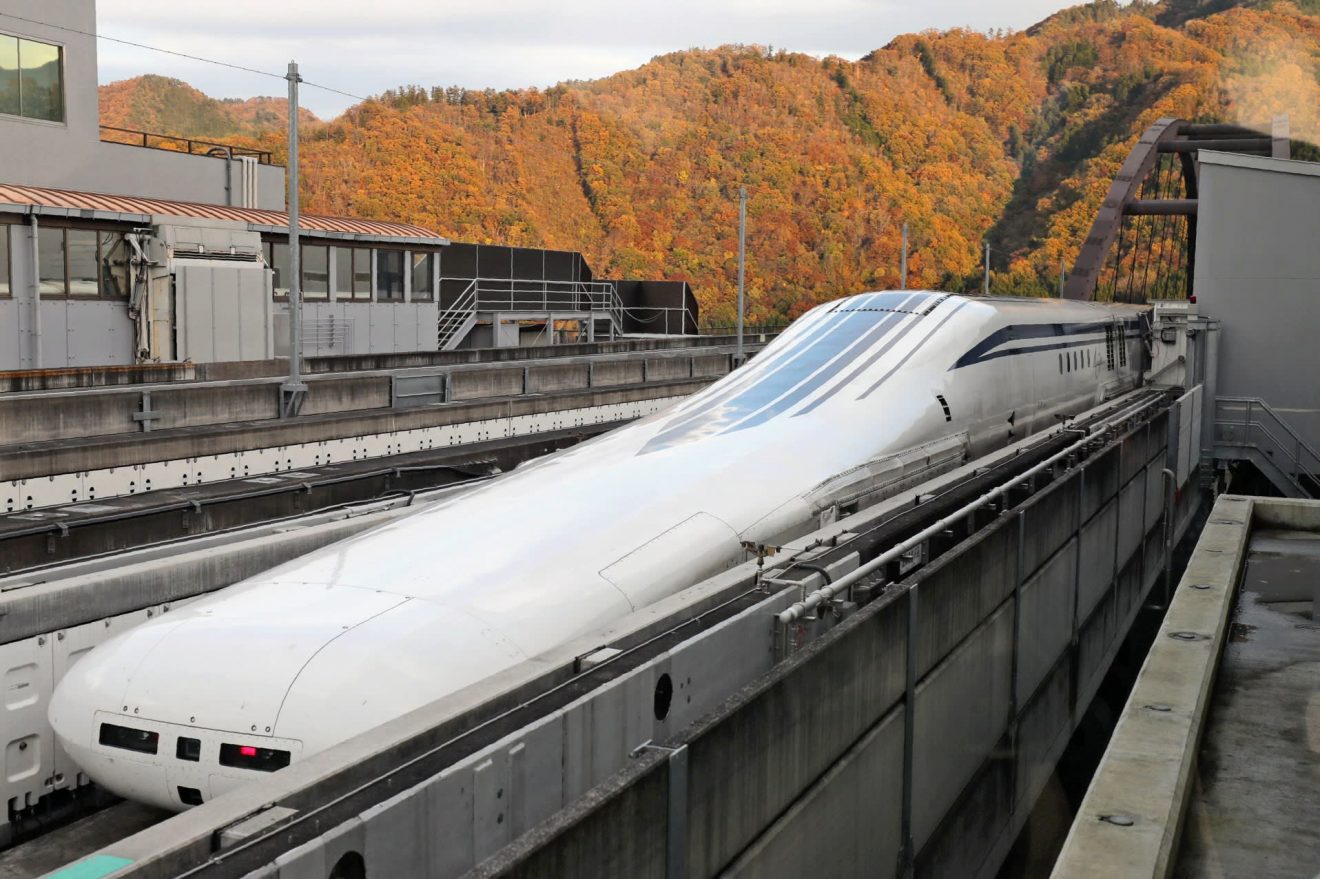 Hitachi apresenta nova versão de trem-bala maglev que vai operar a ...