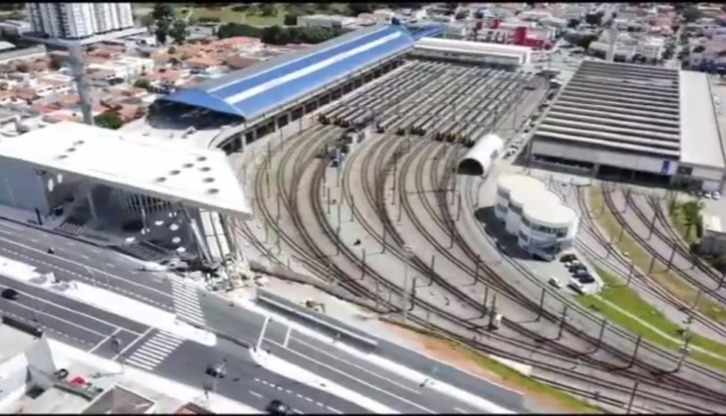 Vídeo mostra estação e terminal Vila Sônia vistos de cima