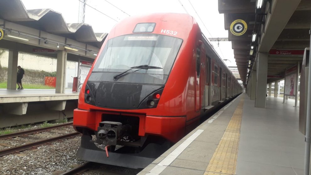 Trem da série 8500 aparece na Linha 8-Diamante