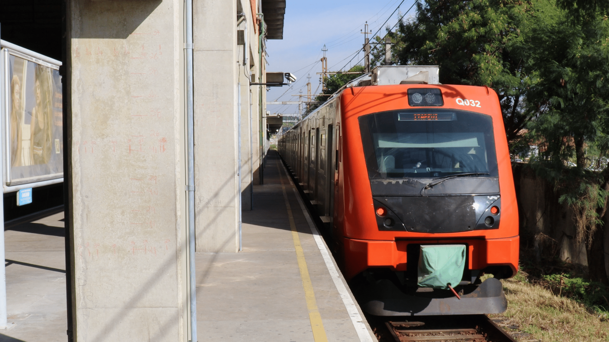 Alagamento interrompe a Linha 8-Diamante (ViaMobilidade)