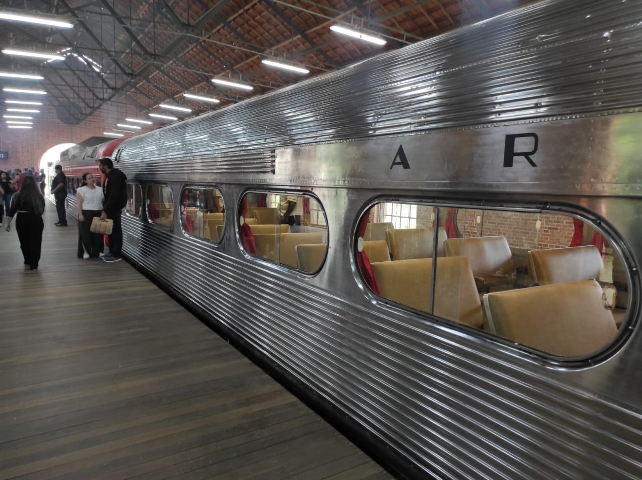 Trem do Expresso Turístico da CPTM ganha novo carro