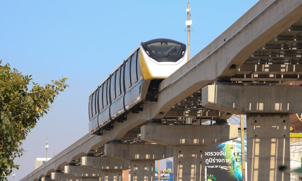 Bombardier_Innovia_Monorail_300_YellowLine - Via Trolebus