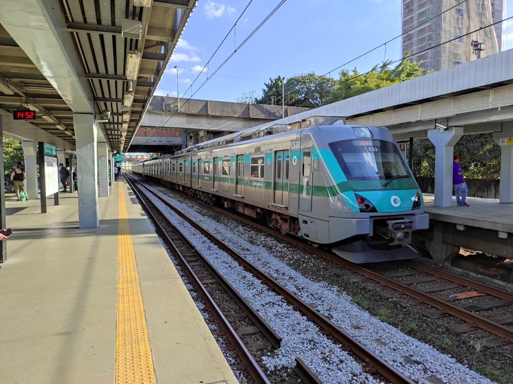 ViaMobilidade adota "copiloto inteligente" nas linhas 8 e 9 - Via Trolebus