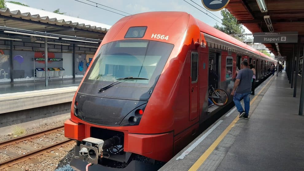 Trens da série 8500 passam a operar na Linha 8-Diamante