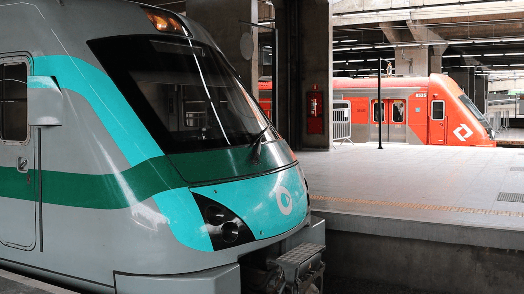 Alagamento interrompe trecho da Linha 8-Diamante