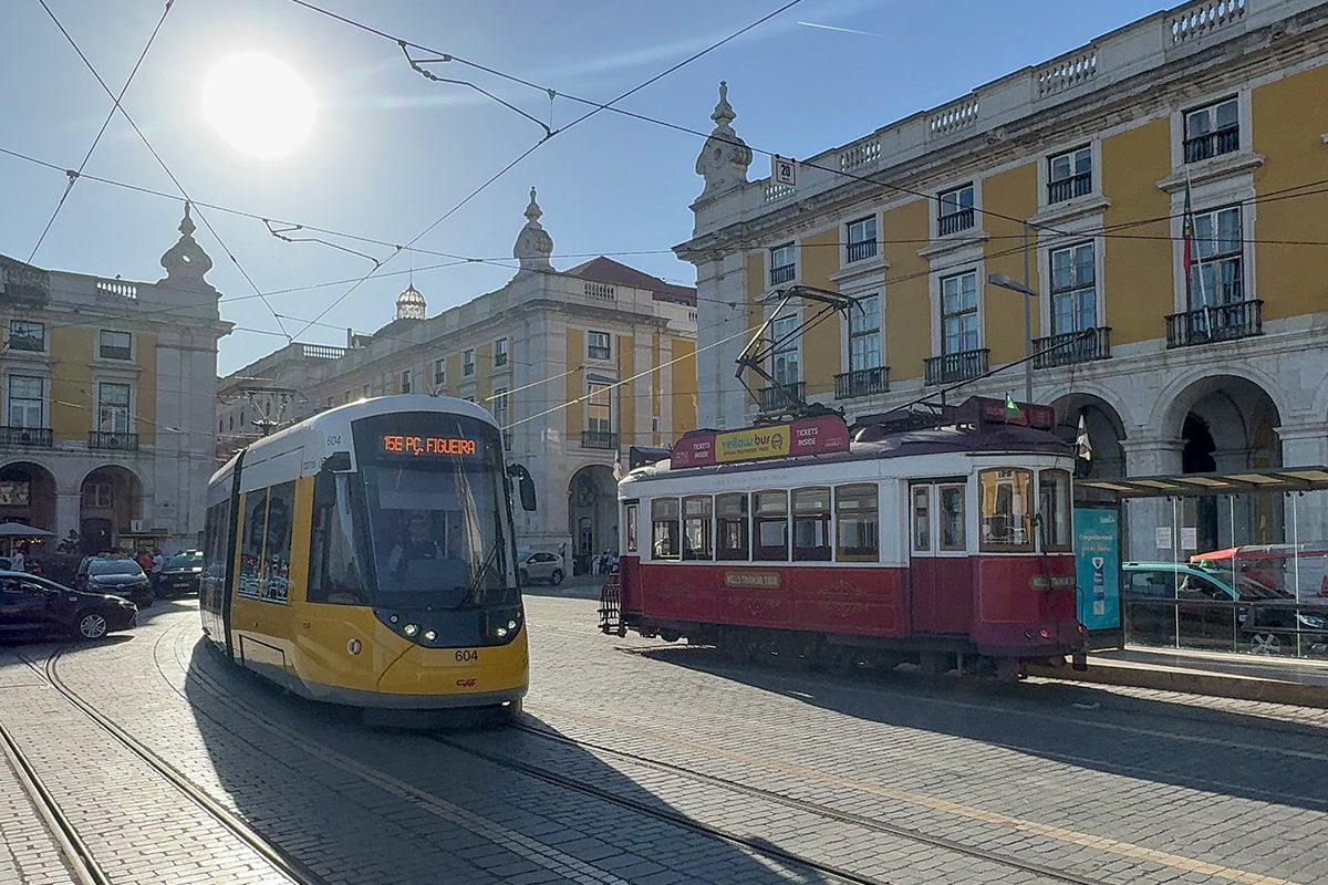 Conheça os bondes e VLT de Lisboa