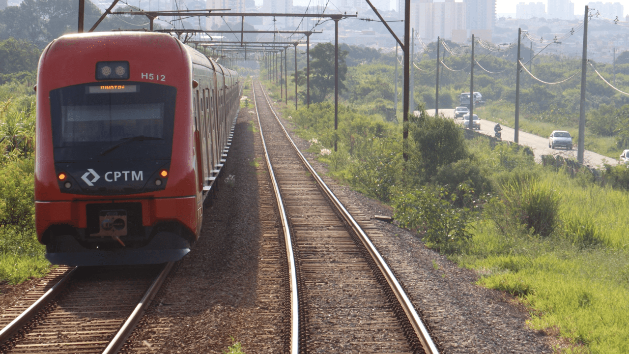 Linha 7-Rubi da CPTM segue com lentidão após fortes chuvas