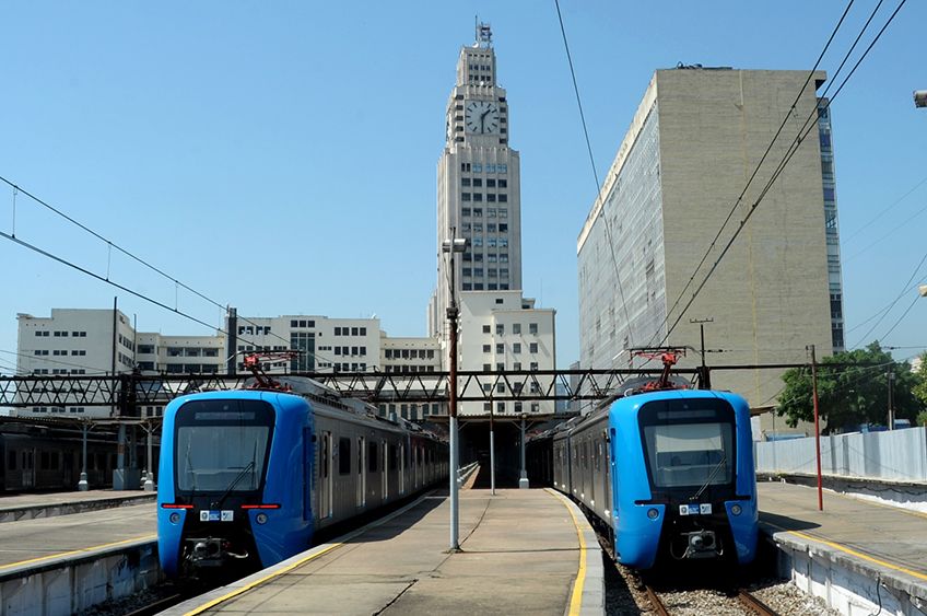 Secretário chama Supervia de "maldita"e promete novos trens