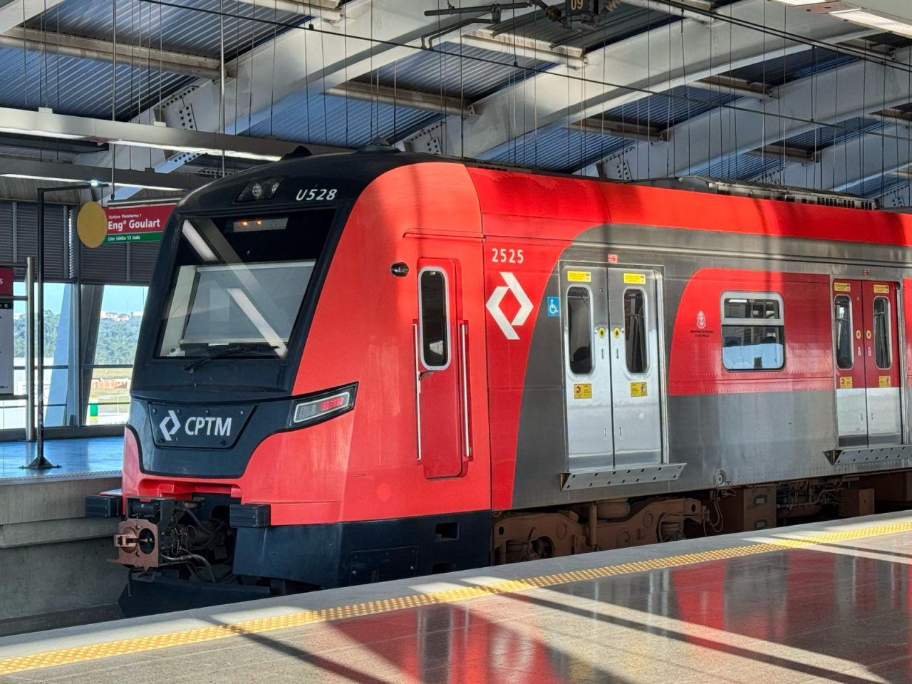 Trivia Trens faz treinamentos na série 2500 da CPTM